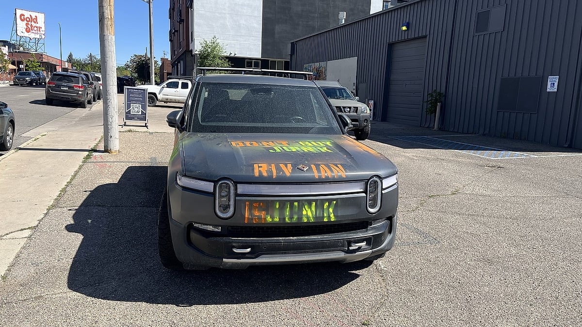 A Rivian R1T Owner Spray-Painted “Don’t Buy Junk” Across His Truck and ...
