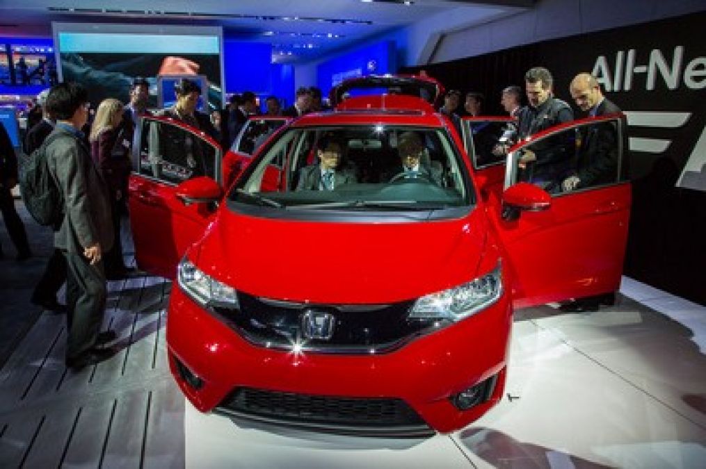 2015 Honda Fit sets new industry benchmark for small car value | Torque ...