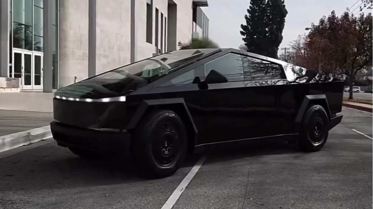 Stunning View Of Tesla Cybertruck In Complete Gloss Black Wrap: Shines ...