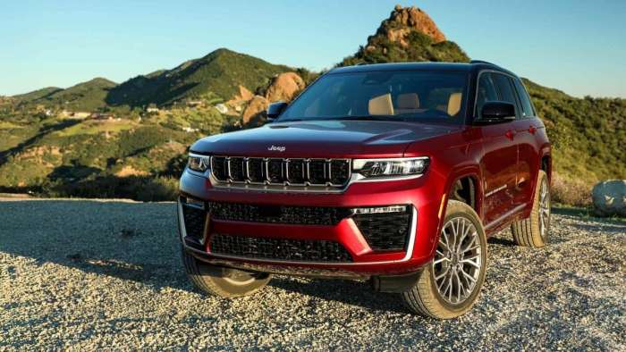Jeep's Refreshed 2026 Grand Cherokee Debuts More Powerful and More Fuel ...
