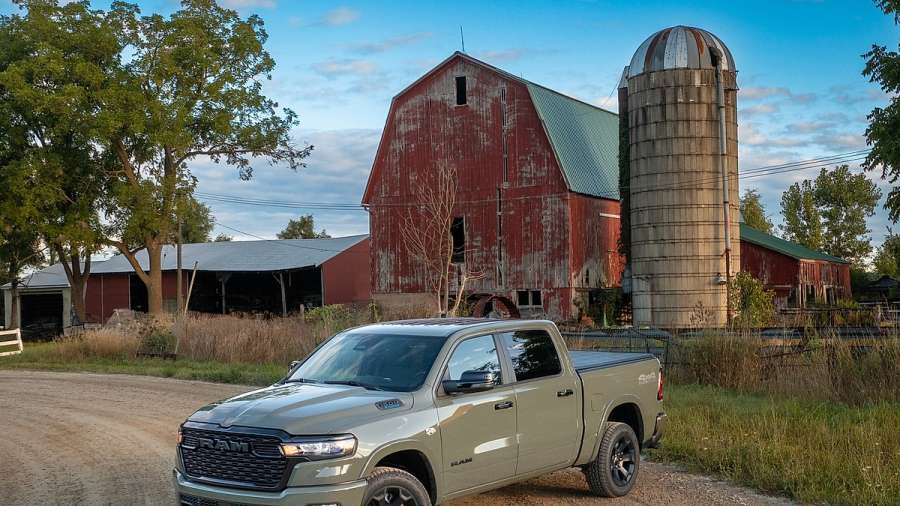 Traditional Ram 1500 Truck Buyers Reject The Internet Obsession With ...