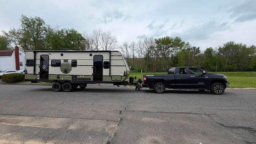 A 2018 Toyota Tundra Owner Says a 7,020-Pound NOBO Trailer Felt Unsafe ...