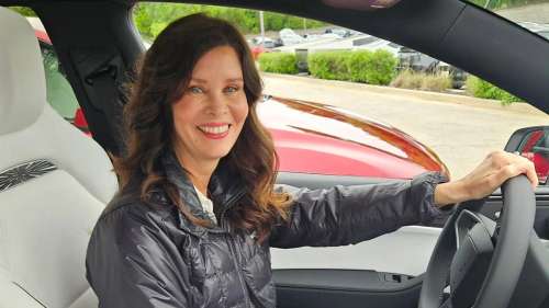 Kansas Woman's 1st Model Y Delivery Was Damaged, 2nd Couldn't Leave The ...