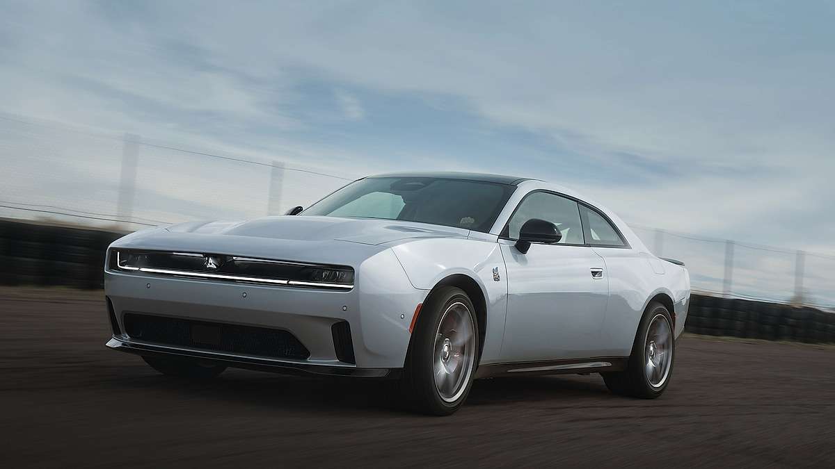 Dodge Says the New Charger Has to Feel Like a Dodge, Even Without a V8