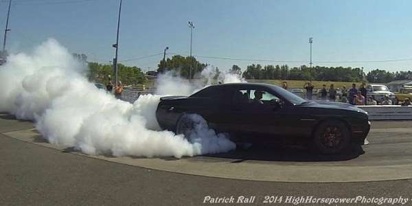 Exclusive Video of 2015 Challenger Hellcat on the drag strip | Torque News