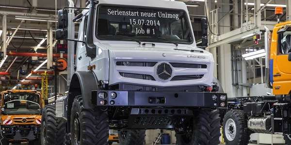 This extreme off-road 2015 Unimog dwarfs all other all-terrain vehicles ...
