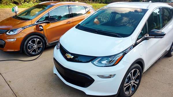 Initial Drive Review: 2017 Chevy Bolt effectively mainstreams E.V ...