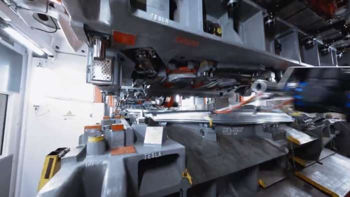 Stunning Views of Tesla's Robots and Stamping at Giga Berlin - How a ...