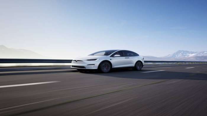 Model X Owner Claims That Five Accidents Happened At The Same Location ...